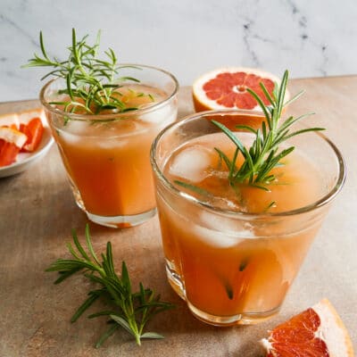 Pink Grapefruit Vodka Cocktail with Rosemary - Gastronotherapy