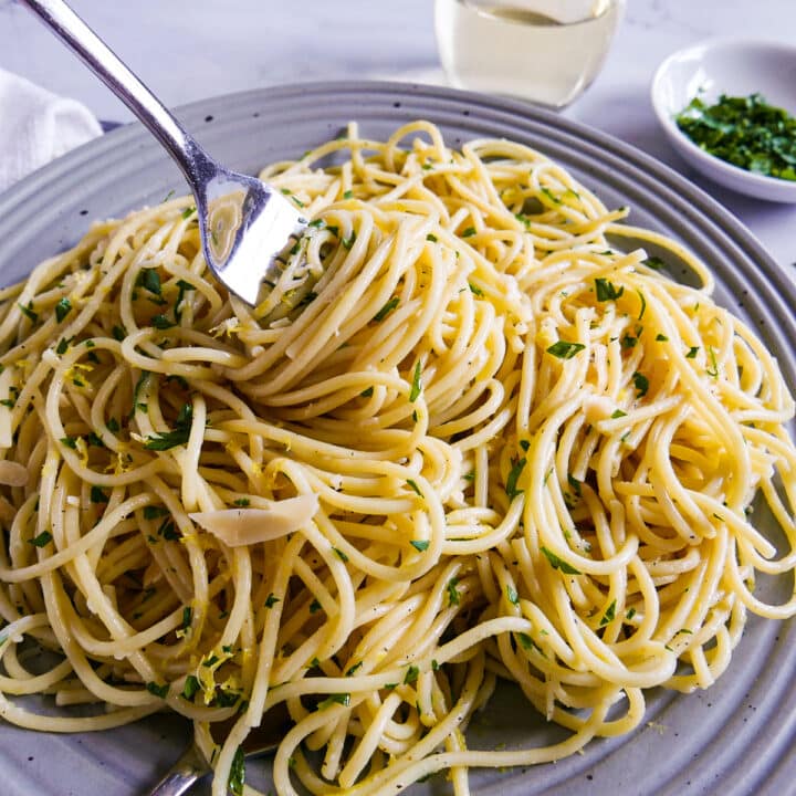 Easy Garlic Butter Pasta (20 minutes) - Gastronotherapy