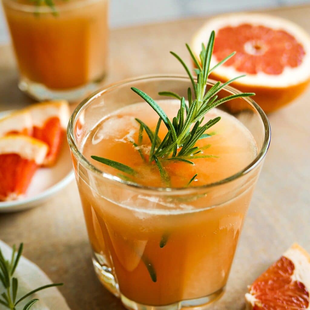 Pink Grapefruit Vodka Cocktail with Rosemary - Gastronotherapy